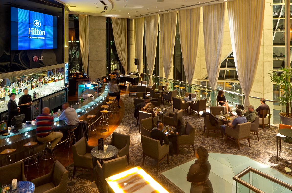 Canvas Bar, do Hilton Morumbi, transmite final da NFL com cardápio ...